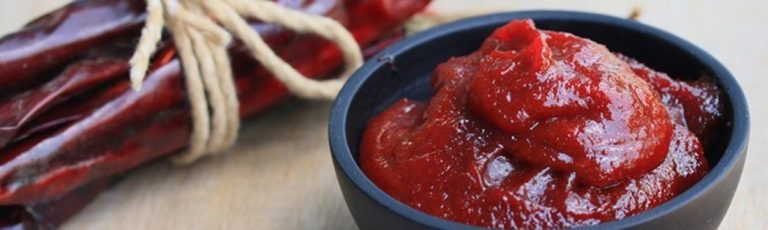 Qué es la salsa Sriracha: origen, recetas y donde comprarla - Oriental ...
